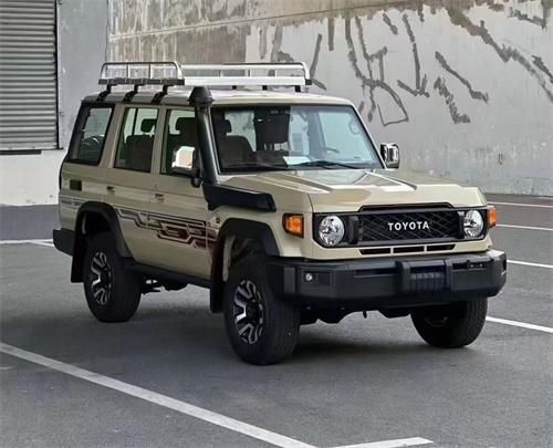 24款丰田LC76柴油2.8T顶配港口12月现车钜惠