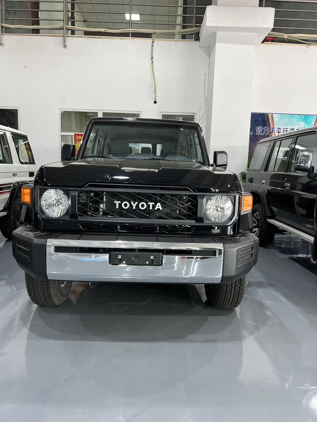 24款酷路泽LC76原价直降2.8T柴油50万起售