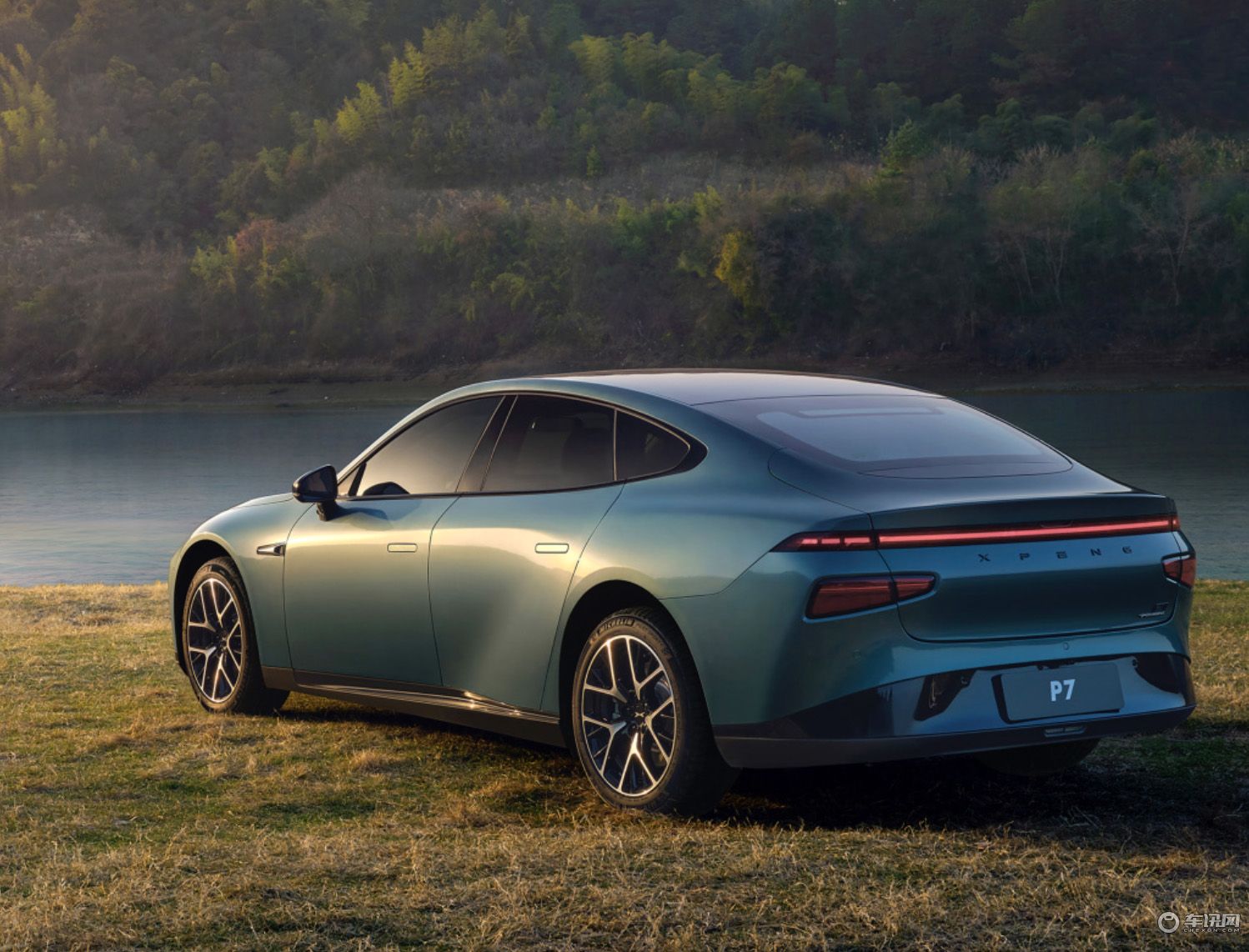 售价为24.99-33.99万元 小鹏P7i正式上市