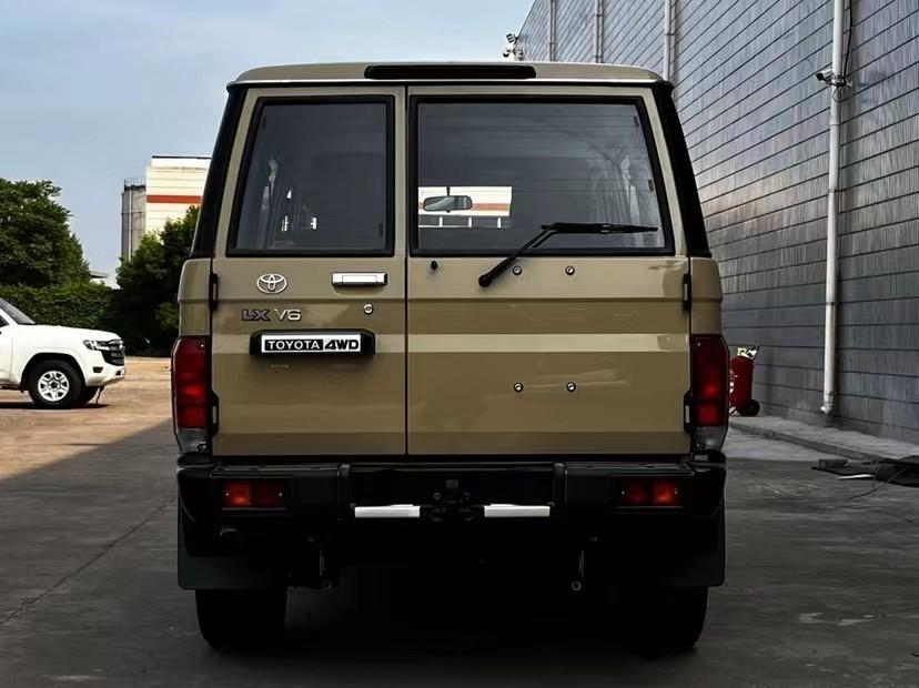 23款丰田LC76 4.0L港口最新售价50多万起