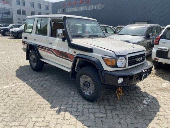 24款丰田酷路泽LC76配置详情50万起售