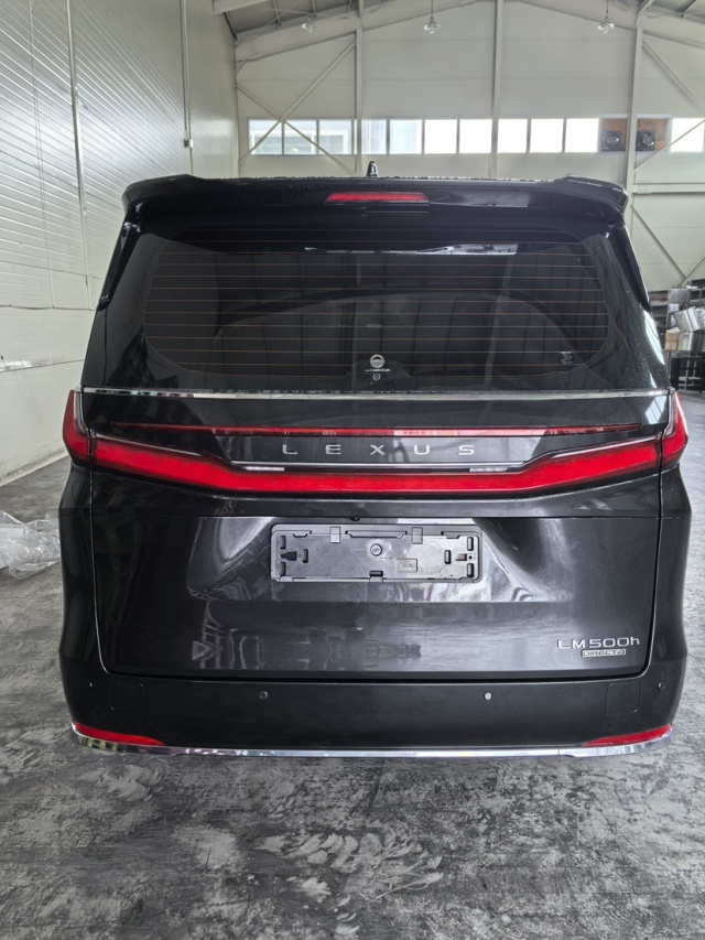 24款雷克萨斯LM500h 2.4T 四座大满配 MPV中的老大哥