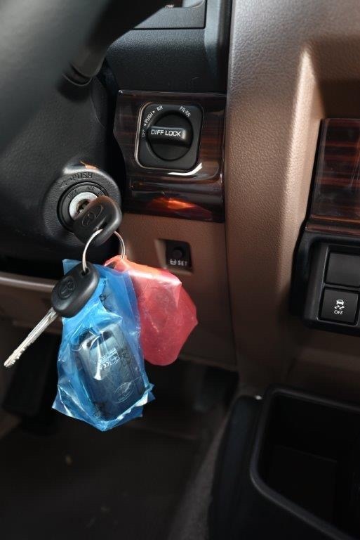 2025款丰田酷路泽LC71 2.8T柴油 符合越野者对于越野狂野的渴望