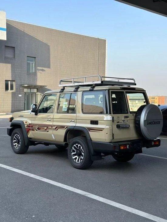 25款酷路泽LC76柴油2.8T自动挡现车最新价格61万提车